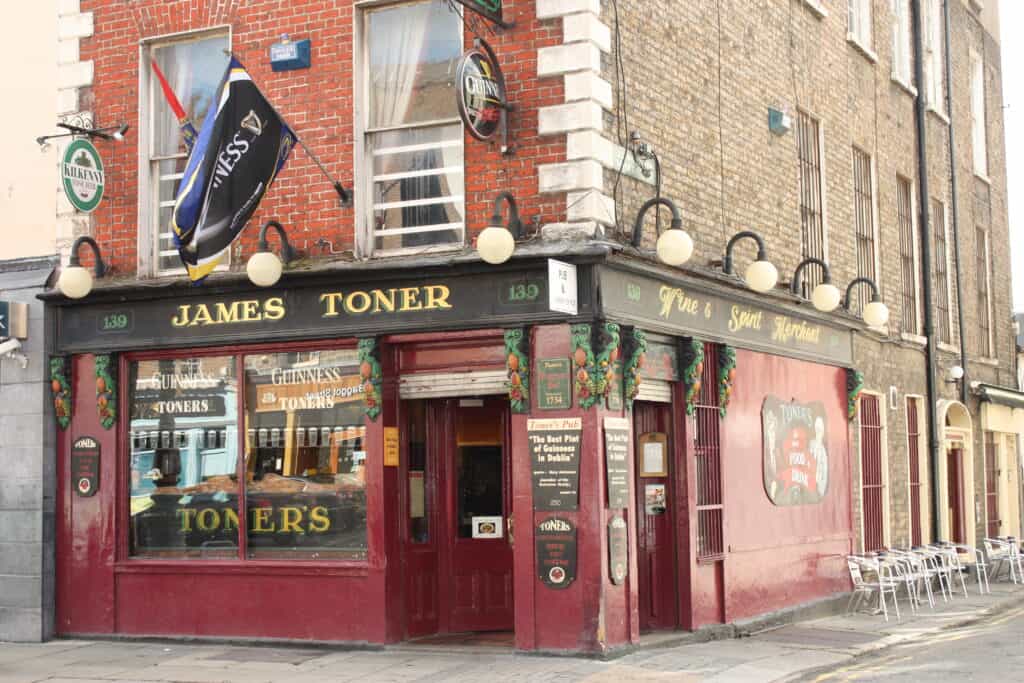 Toners Pub - holairlanda.com